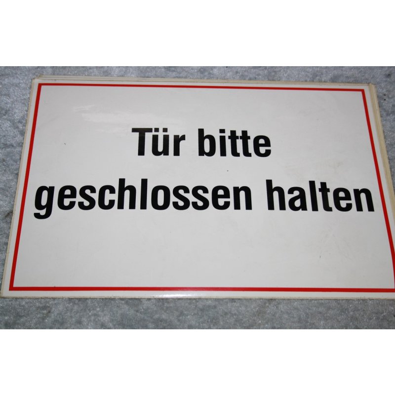 Bitte Tr Geschlossen Halten
